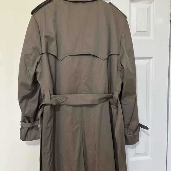 London Fog | Jackets & Coats | London Fog Vintage Trench Coat In A Rare ...